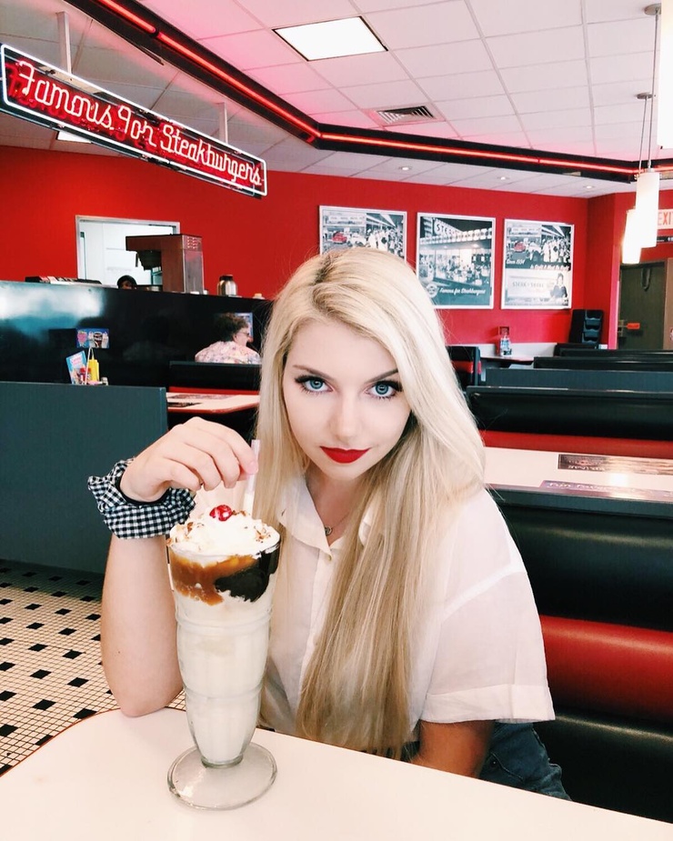 Picture of Brooke Barry