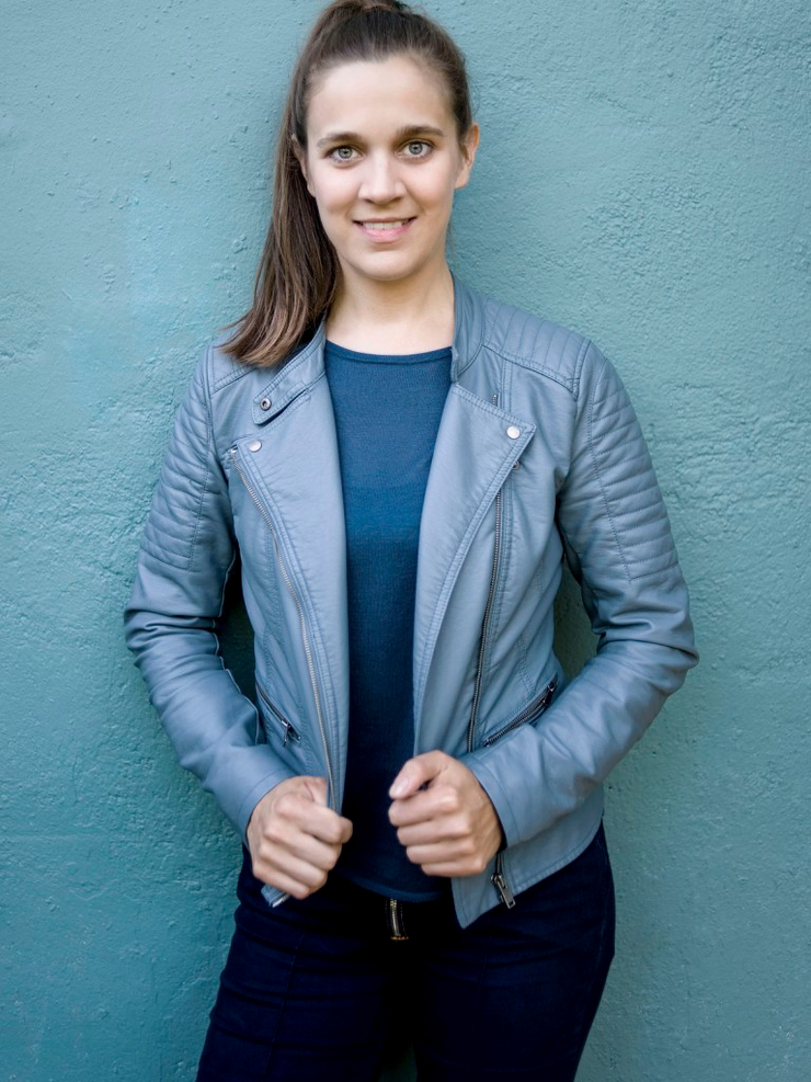 Picture of Julia Holmes