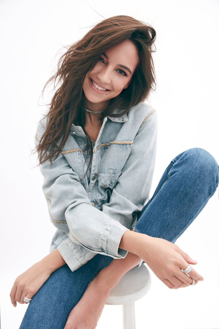 Picture of Tara De Vries