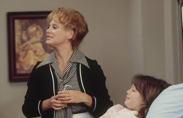 Lois Neddleton, Dawn Lyn