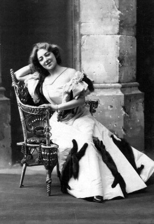 Anna Held