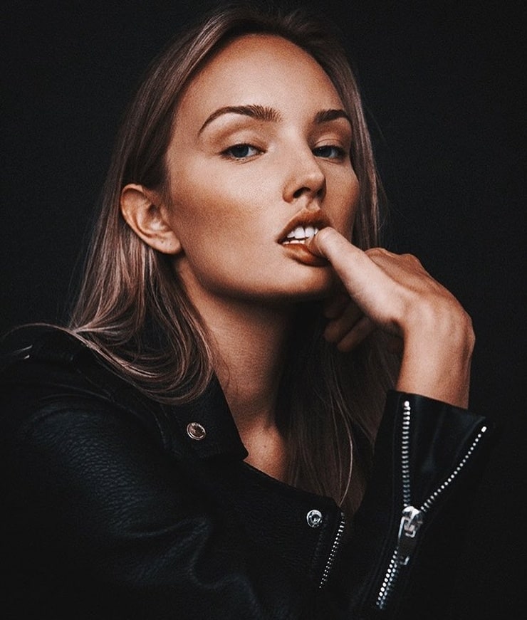 Sydney Card's Instagram, Twitter & Facebook on IDCrawl