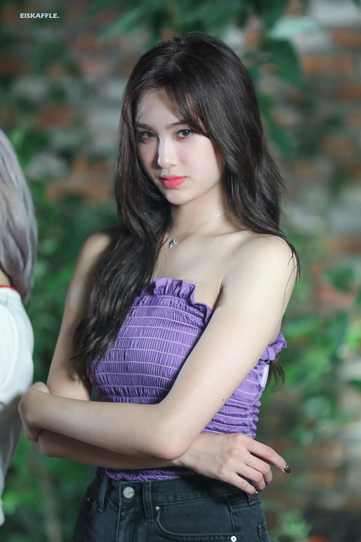 Image of Aisha (EVERGLOW)