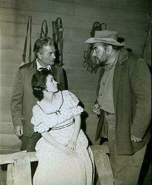 Milburn Stone, Elen Willard, Robert Middleton