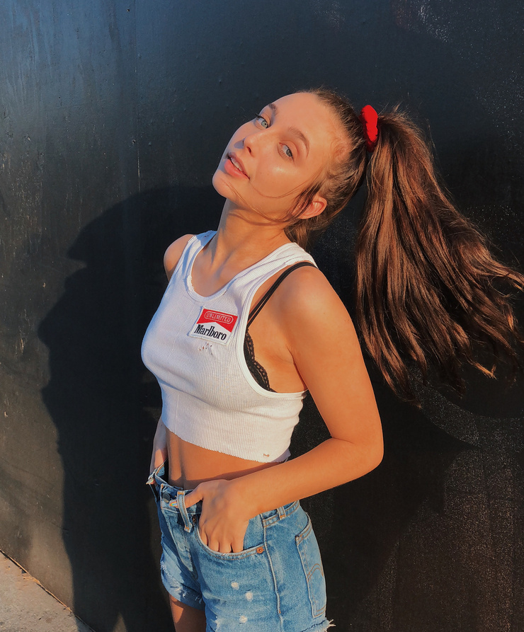 Emma Chamberlain picture