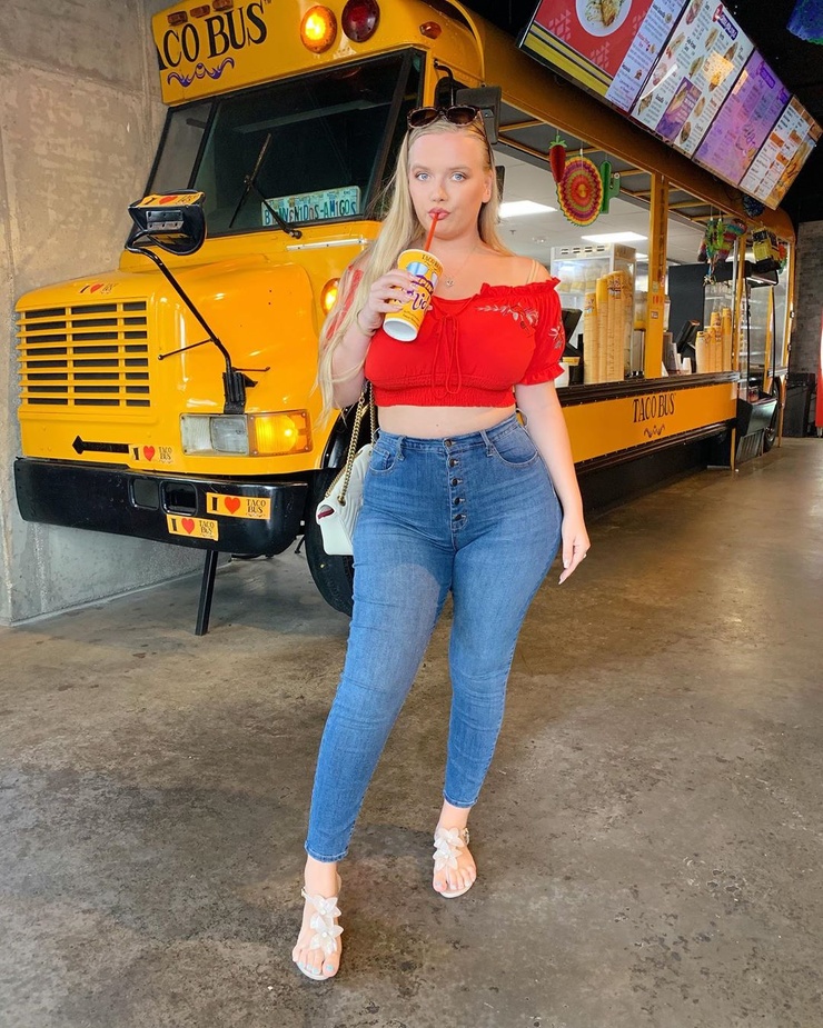 Picture of Angelica Maria.