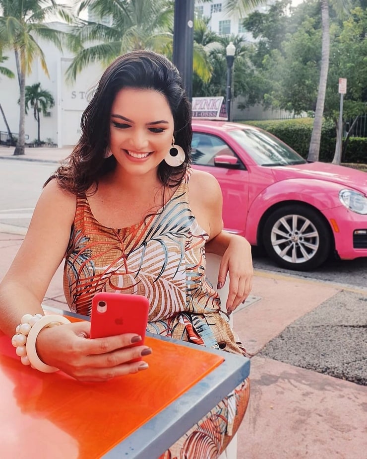 Cleo Fernandes image