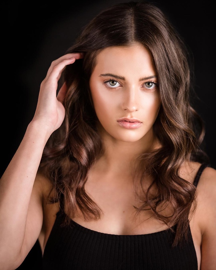 Picture of taya brooks