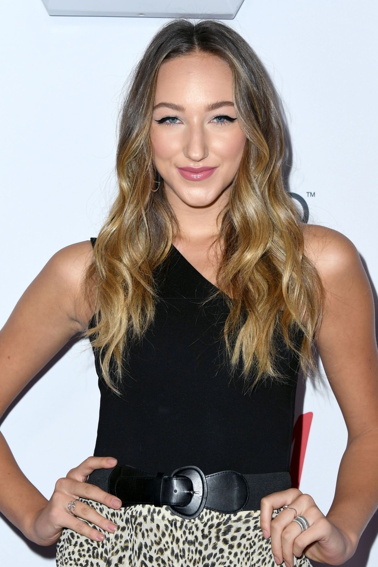 Image of Ava Cota