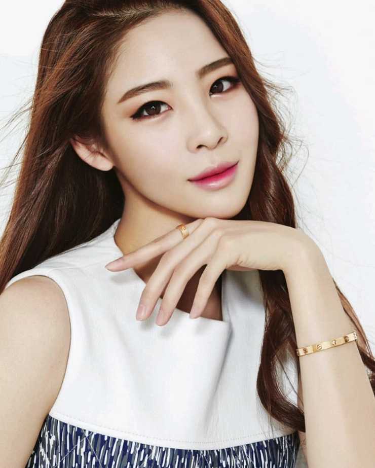 Image of Soo Ji Shin
