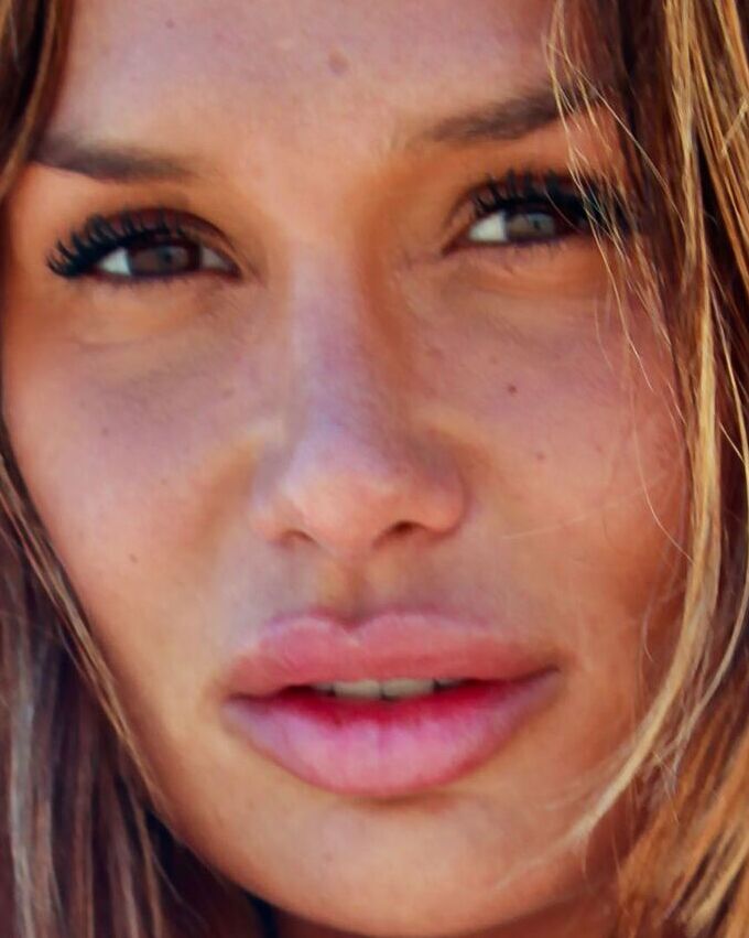 Picture of Nicole Minetti