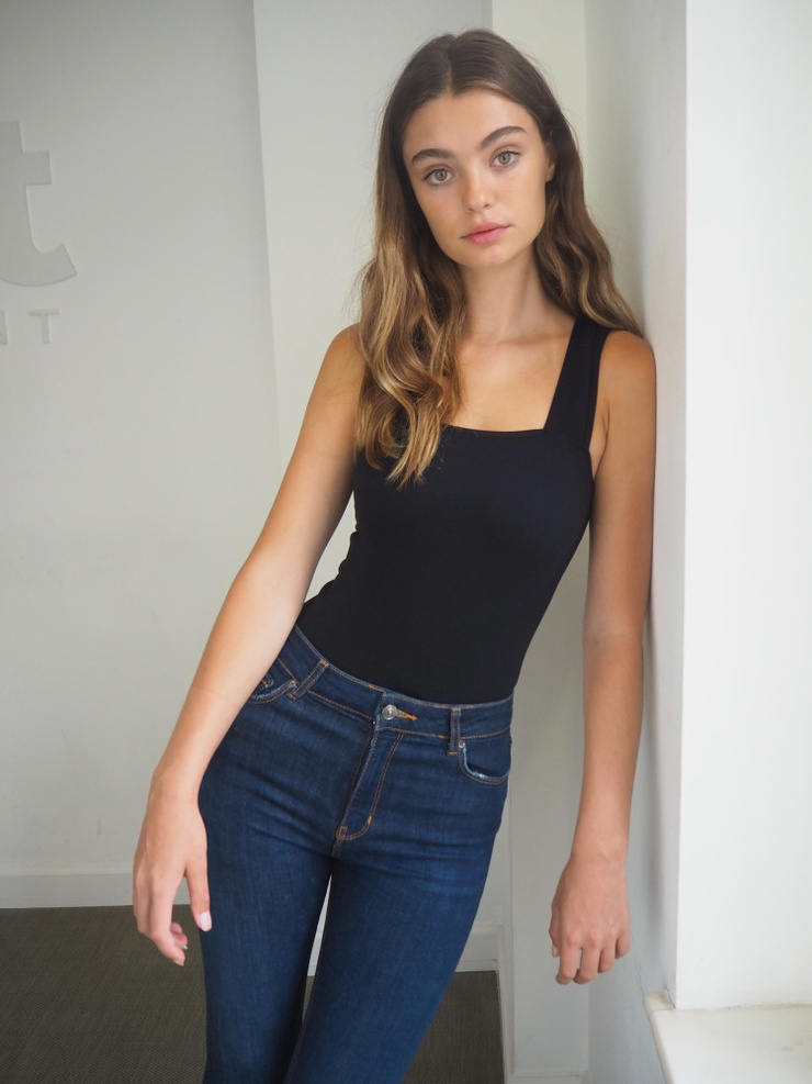 Picture of Lily Neale