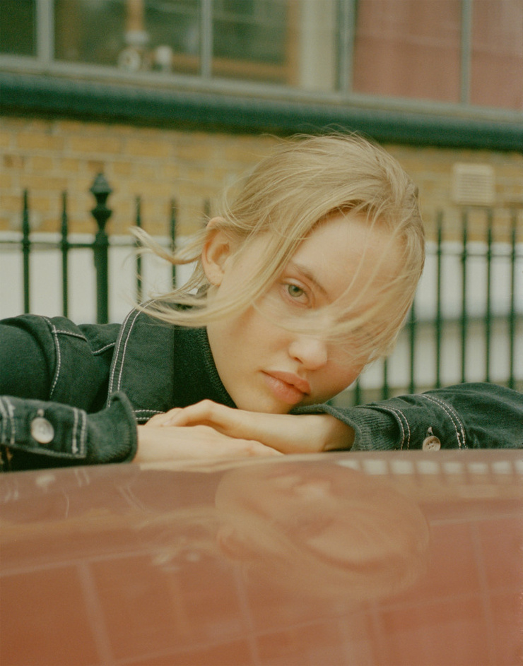 Picture Of Lulu Reynolds