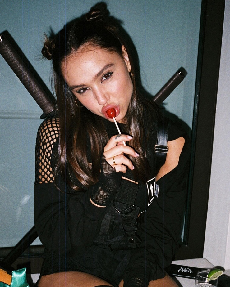 Picture of Alexis Ren