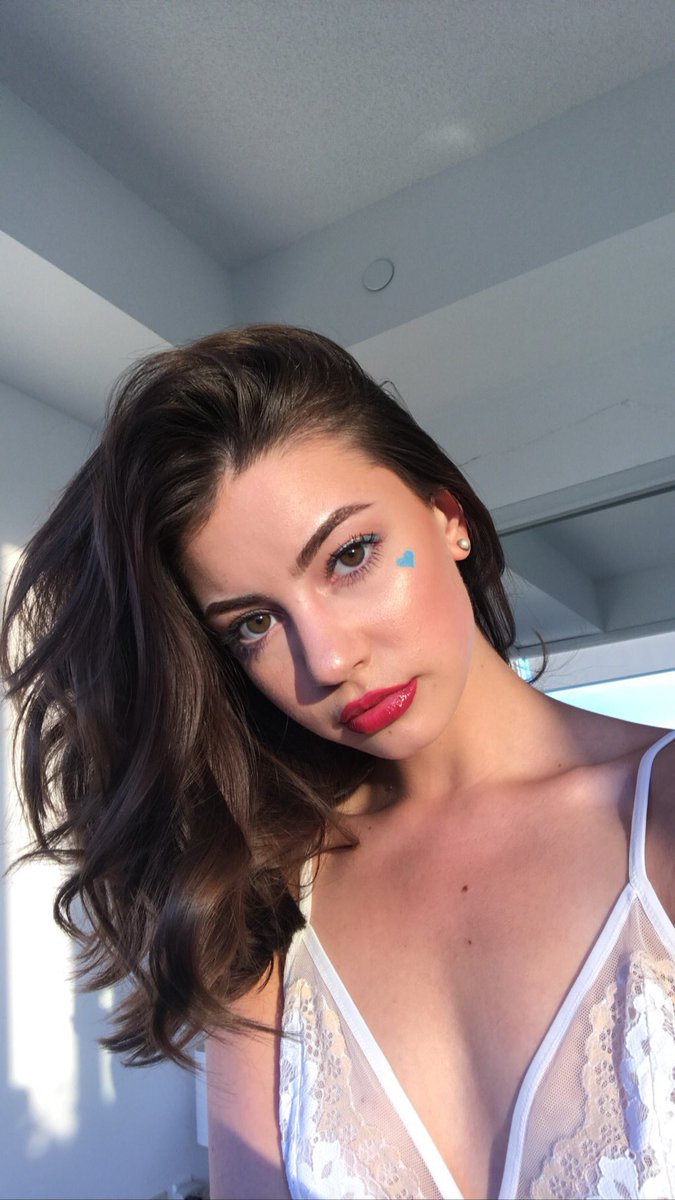 Picture of Keara Graves