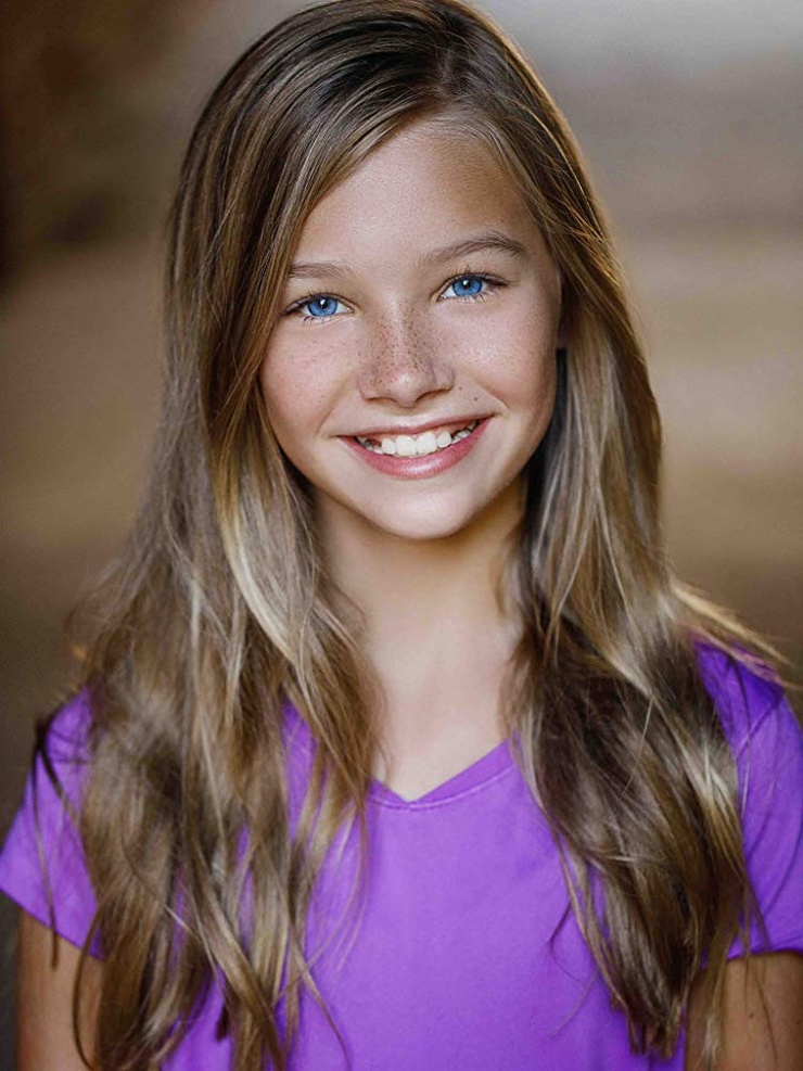 Picture of Bella Lotz