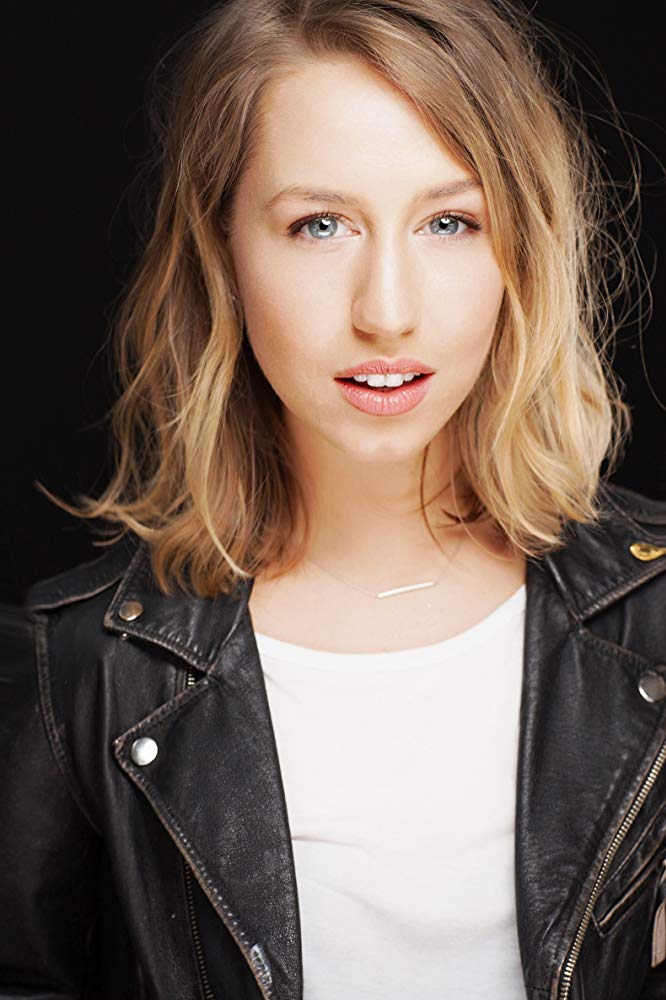 Picture of Izzy Stevens