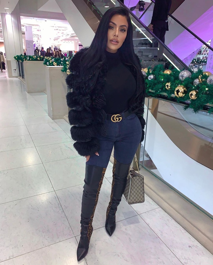 Picture of Chloe Saxon