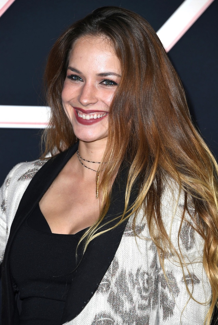 Picture of Alexis Knapp