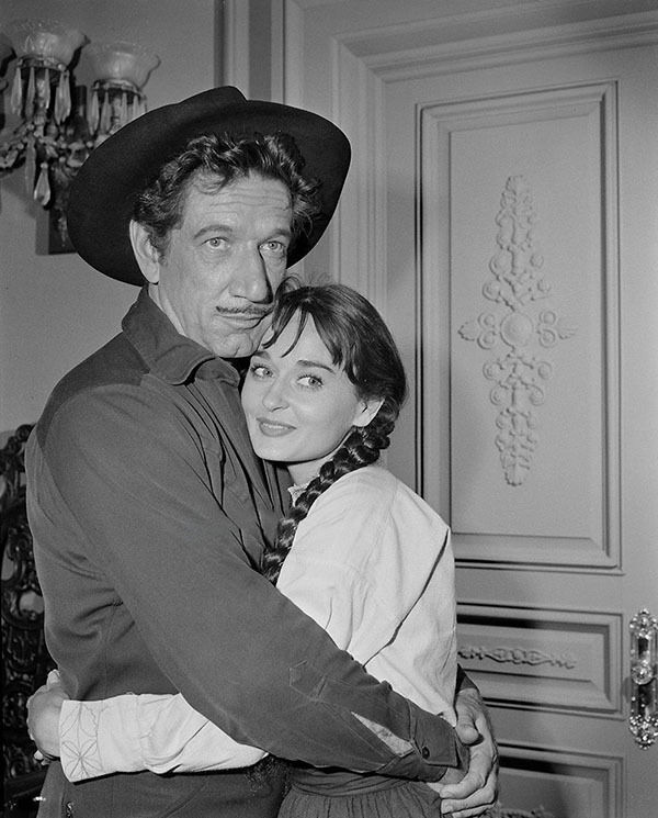 Richard Boone, Roxanne Berard