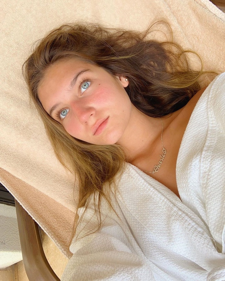 Picture of Madison Lewis