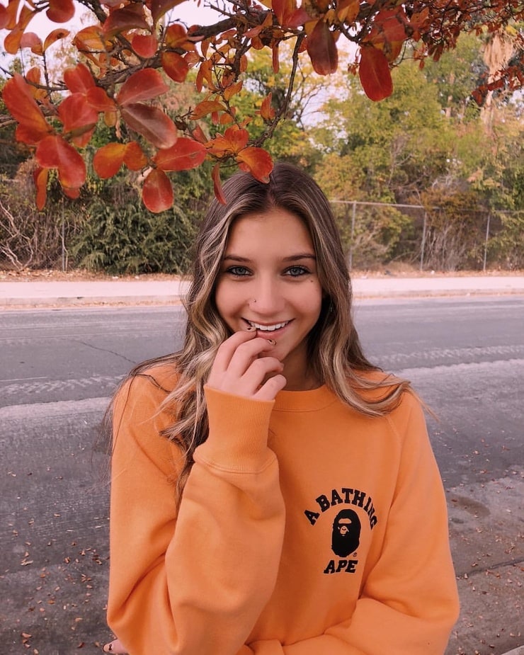 Madison Lewis picture