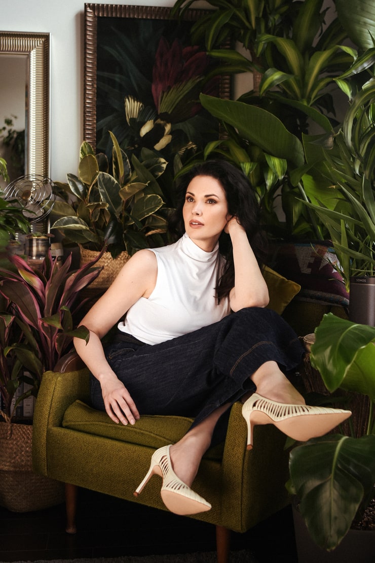 Laura Mennell picture