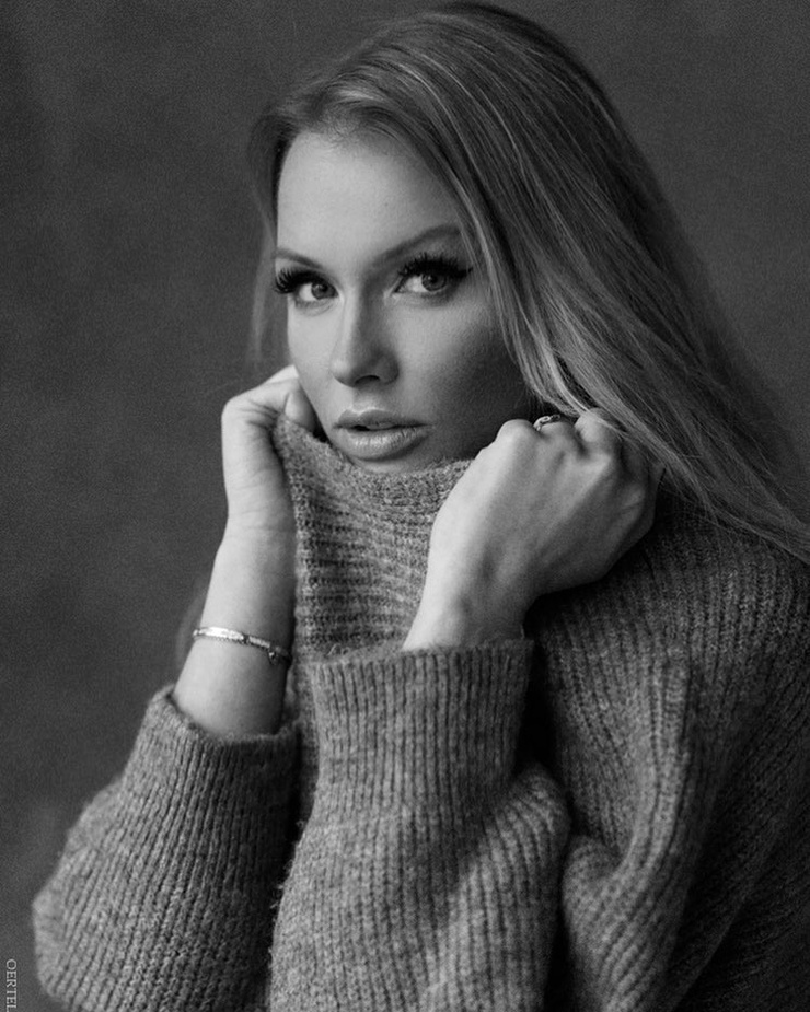 Image of Mandy Lange