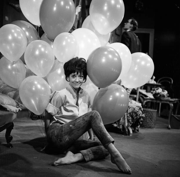 Picture of Amanda Barrie