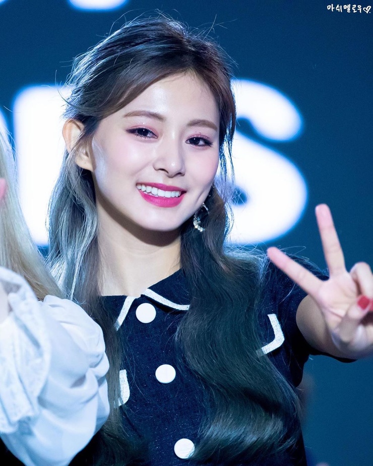 Picture of Chou Tzu-yu (Tzuyu)