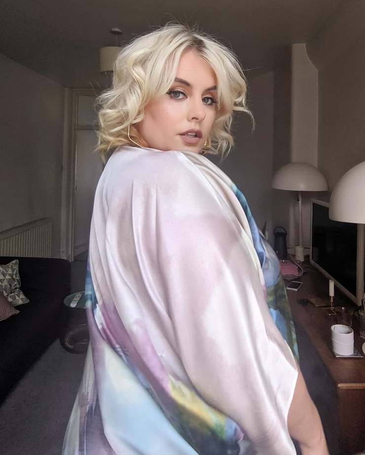 Felicity Hayward picture