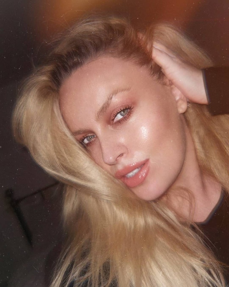 Charlotte Coyle image