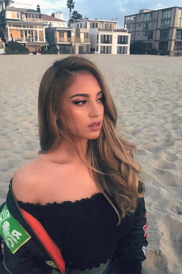 Alina Baraz picture
