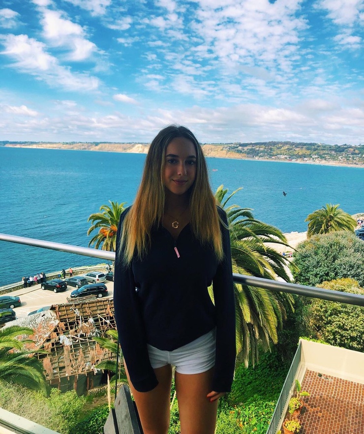 Picture of Gabby Bernstein