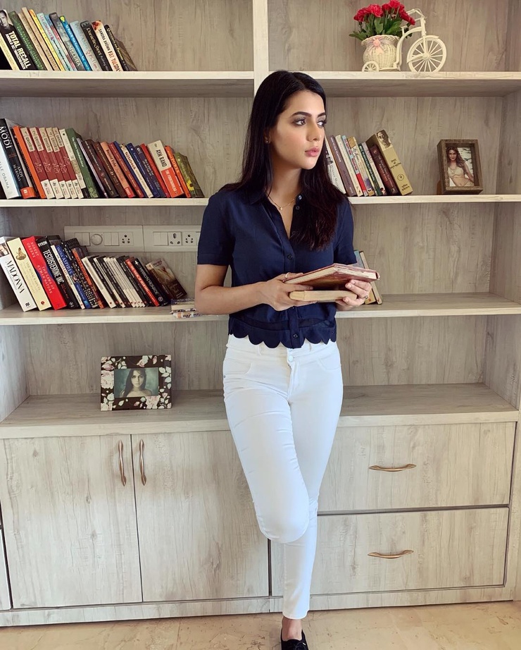 Picture of Ruhi Singh