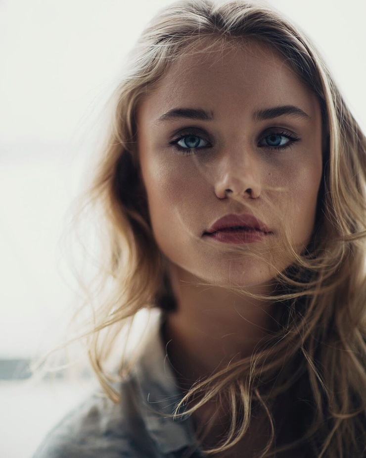 Picture of Brooke Perry