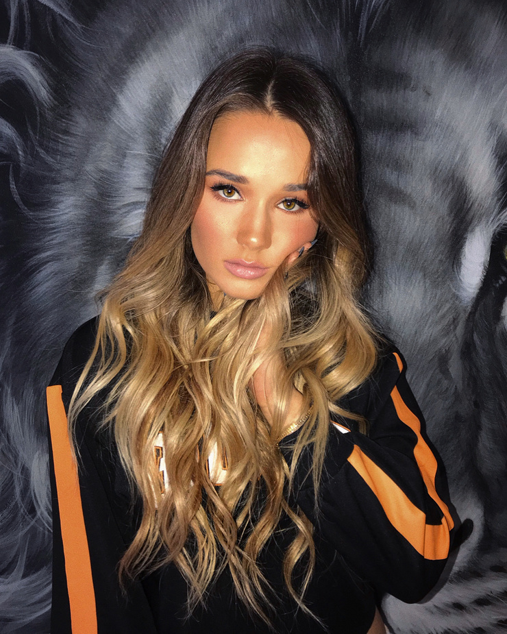 Isabelle Clarke (model) image