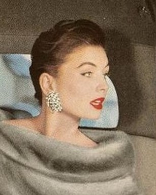 Dorian Leigh Eyebrows