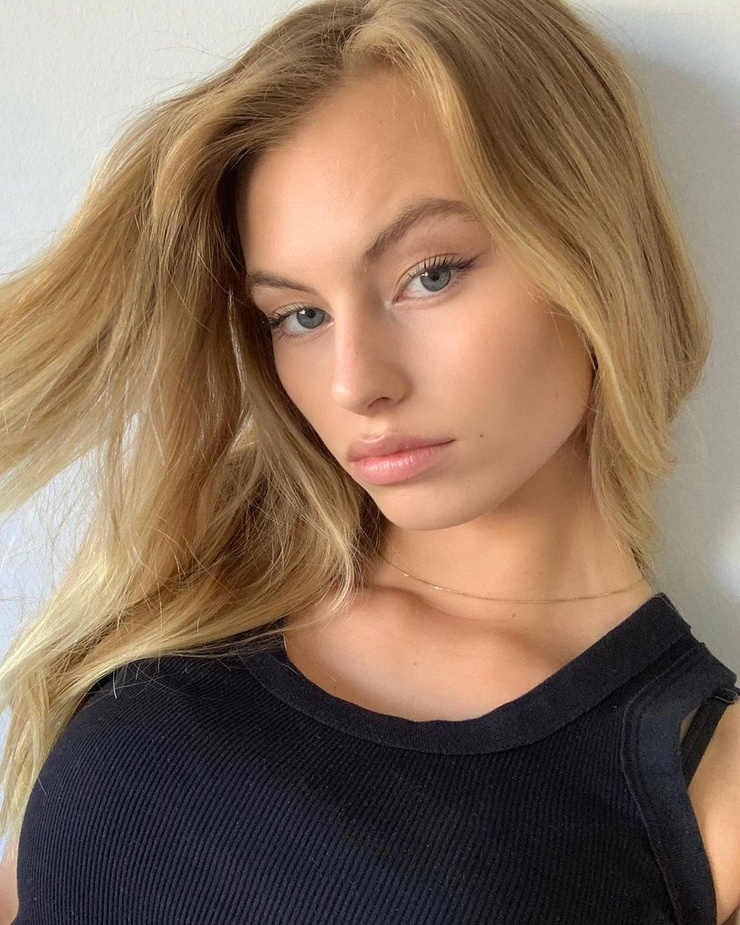 Picture of Ashley Graves