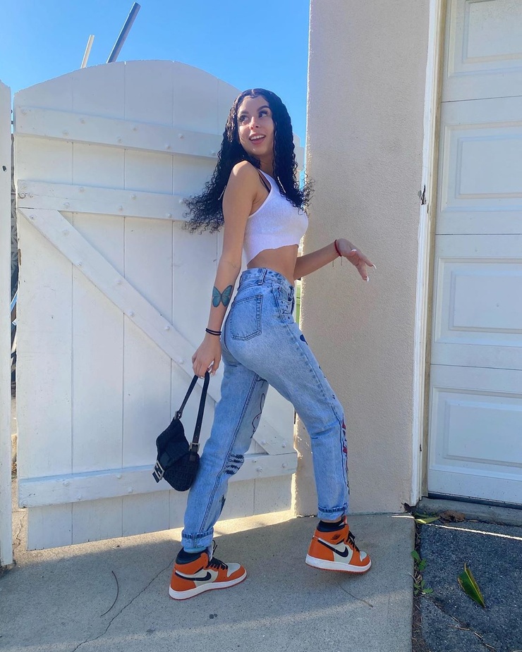 Picture of Ariana Renee