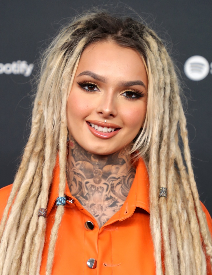 Picture of Zhavia