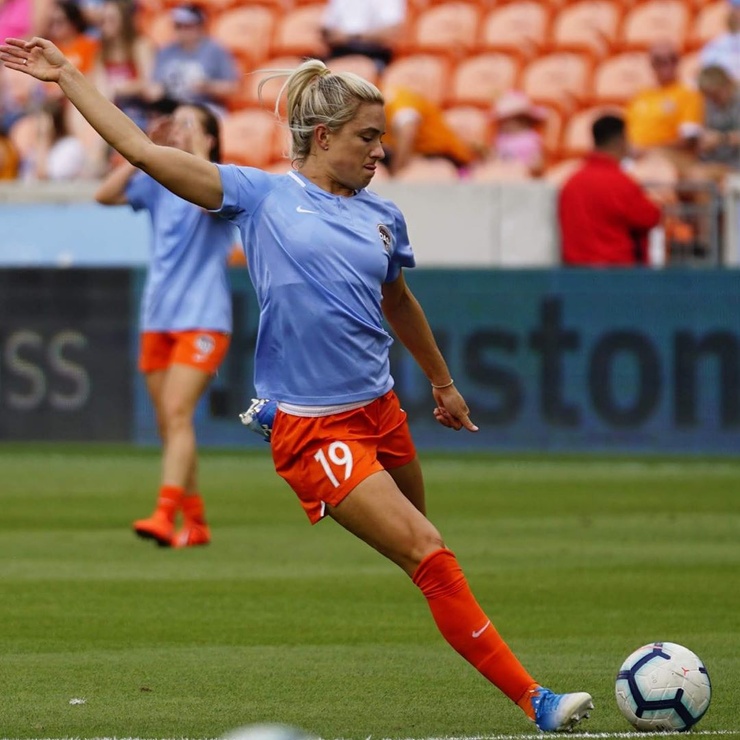 Picture of Kristie Mewis