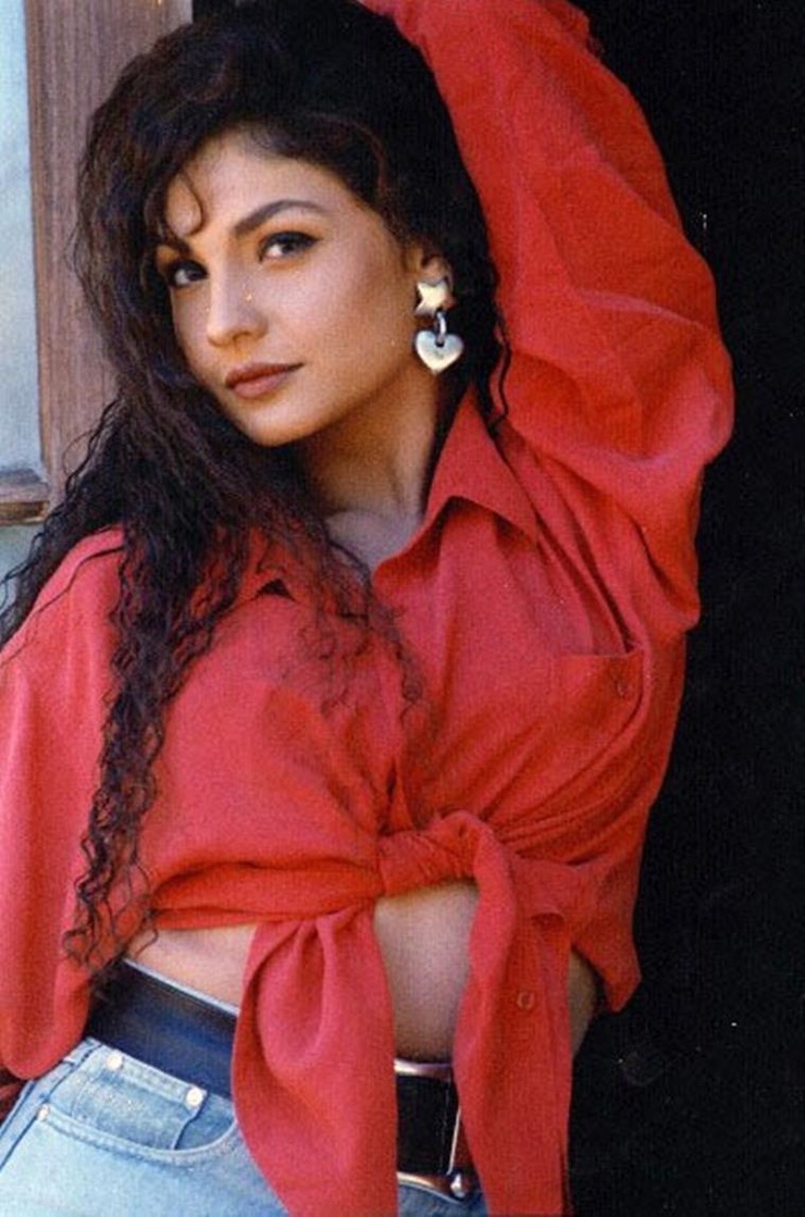 Pooja Bhatt picture
