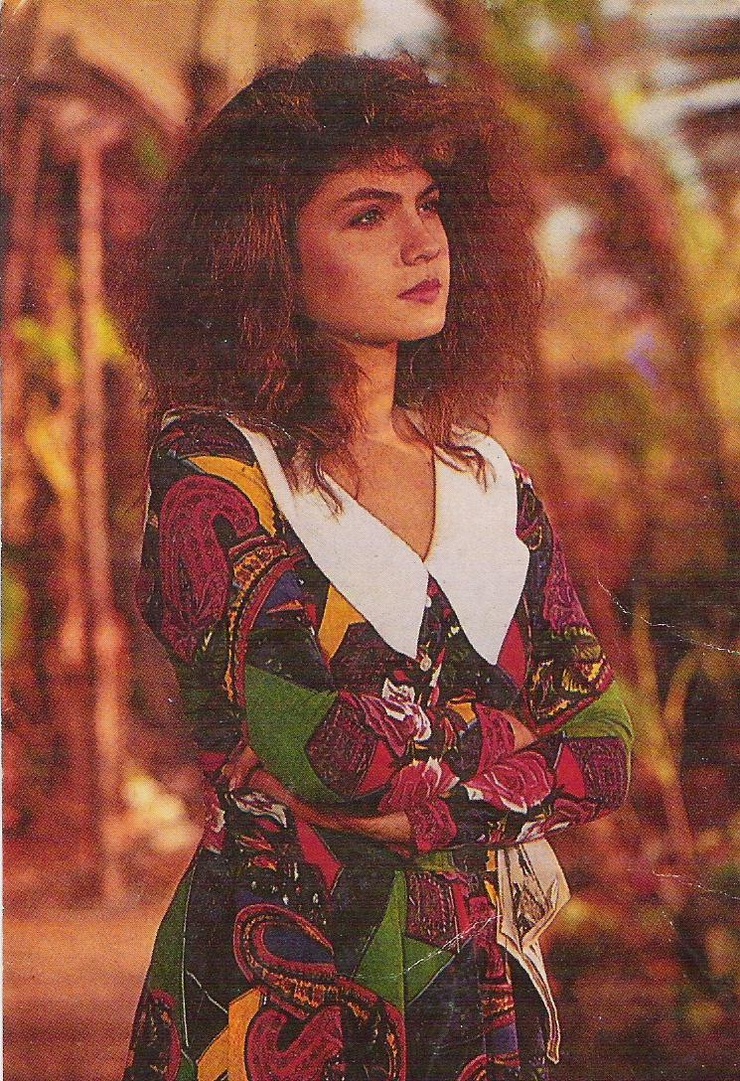 Pooja Bhatt picture