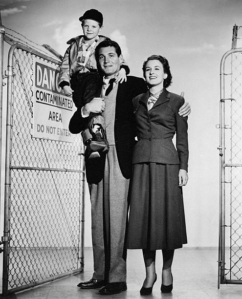 Lee Aaker, Gene Barry, Lydia Clarke