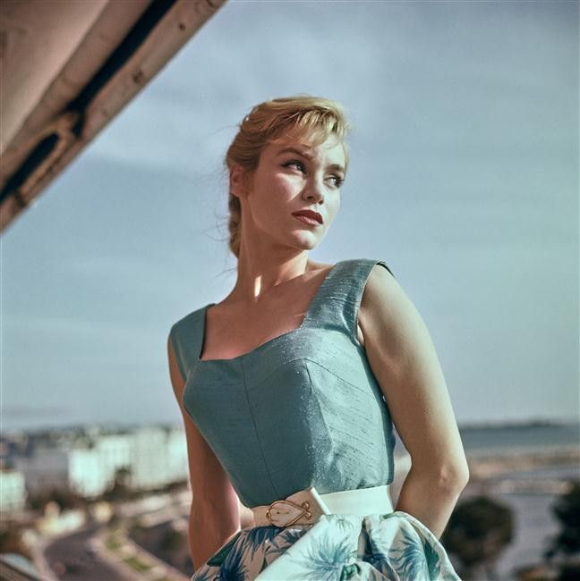 Picture of Estella Blain