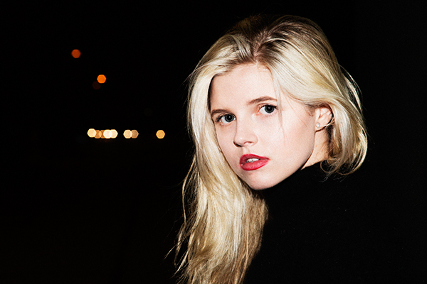 Ana Mulvoy-Ten image