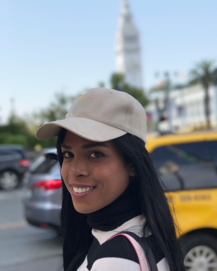 Picture of Nikki Raven