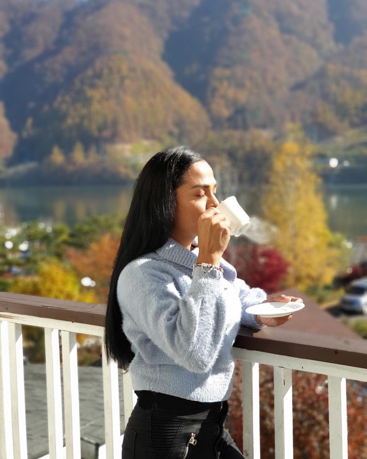 Picture of Nikki Raven