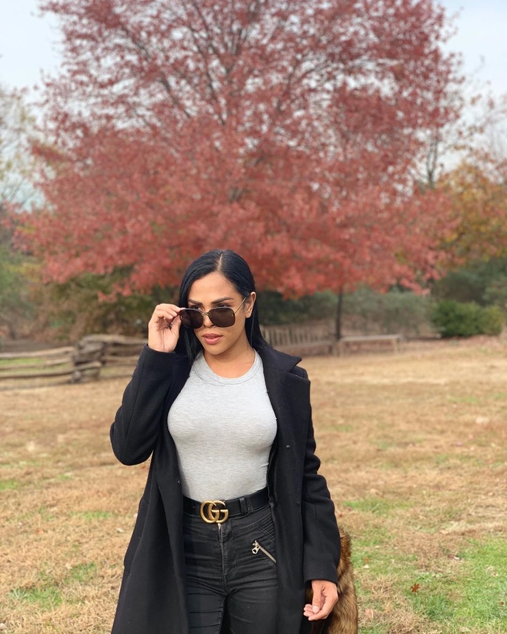 Picture of Nikki Raven